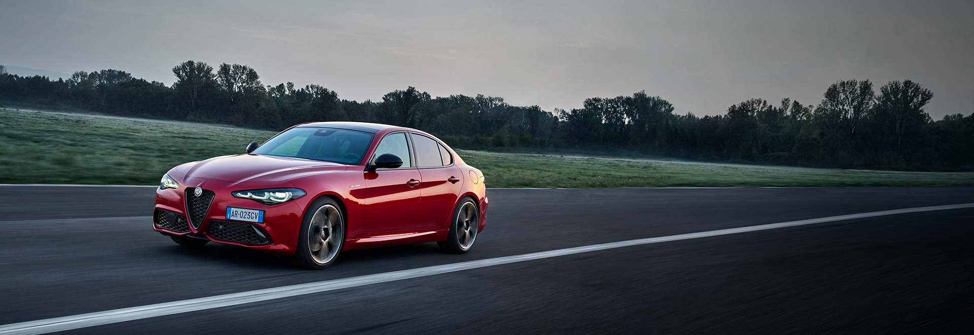 Alfa Romeo Giulia уникално изживяване и несравними емоции